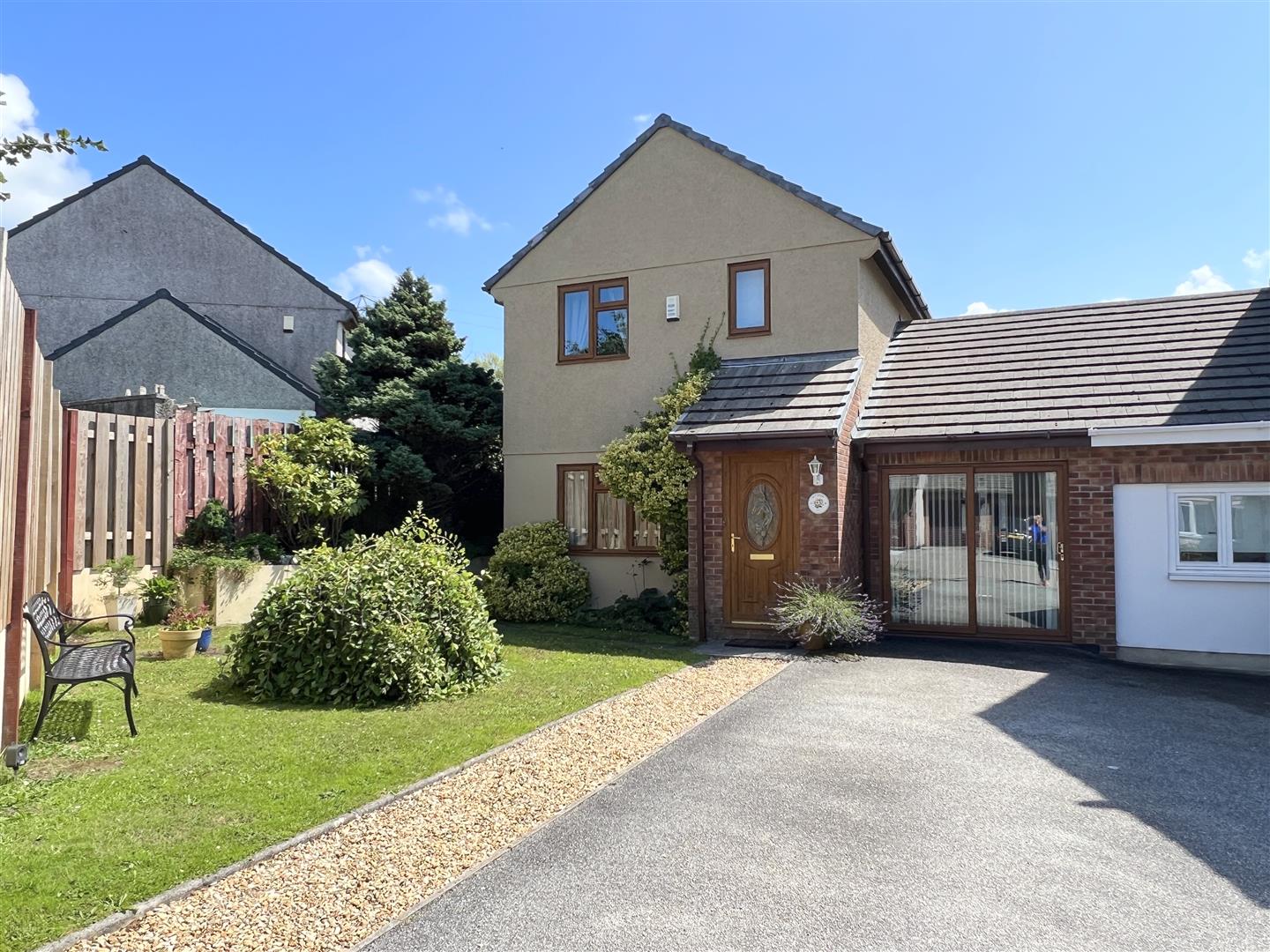 Penhale Gardens, Fraddon, St. Columb - Mo Move Newquay